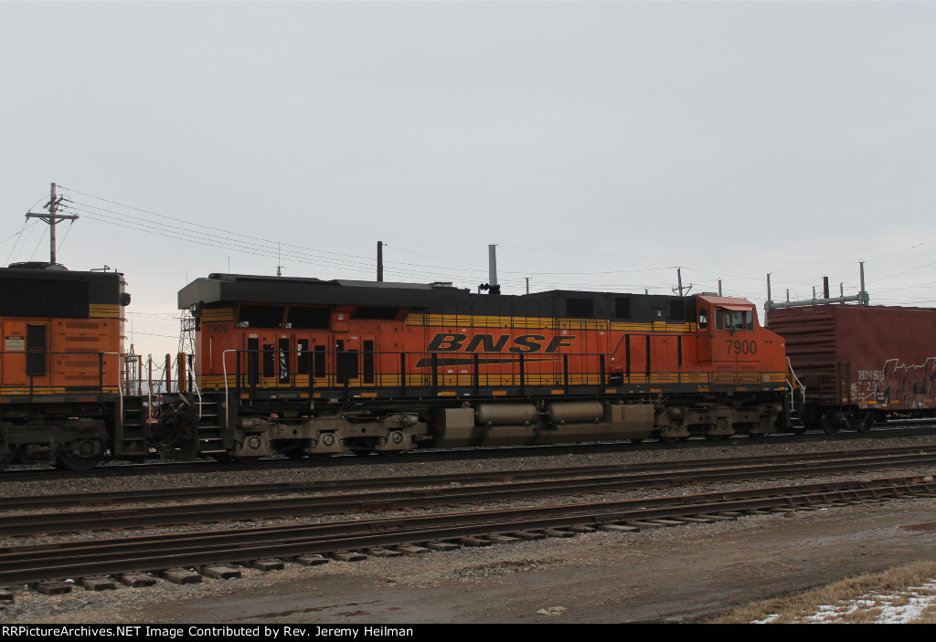 BNSF 7900 (1)
